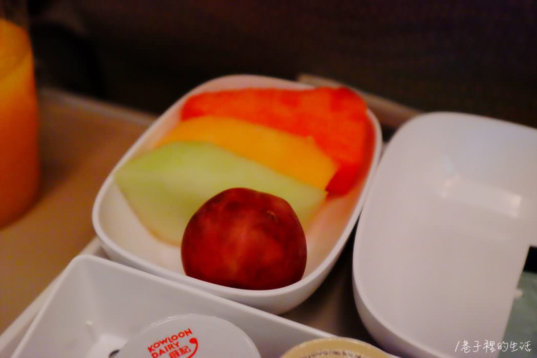 阿聯酋航空 Emirates，香港飛巴塞隆納 EK381 + EK186，杜拜轉機飛行紀錄 - 巷子裡的生活