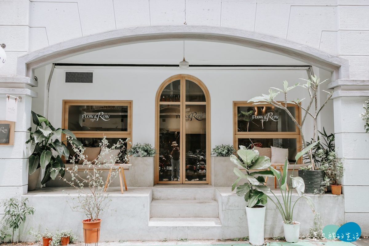 【忠孝敦化咖啡】Flow & Row café，寵物友善的超質感咖啡廳 - 巷子裡的生活