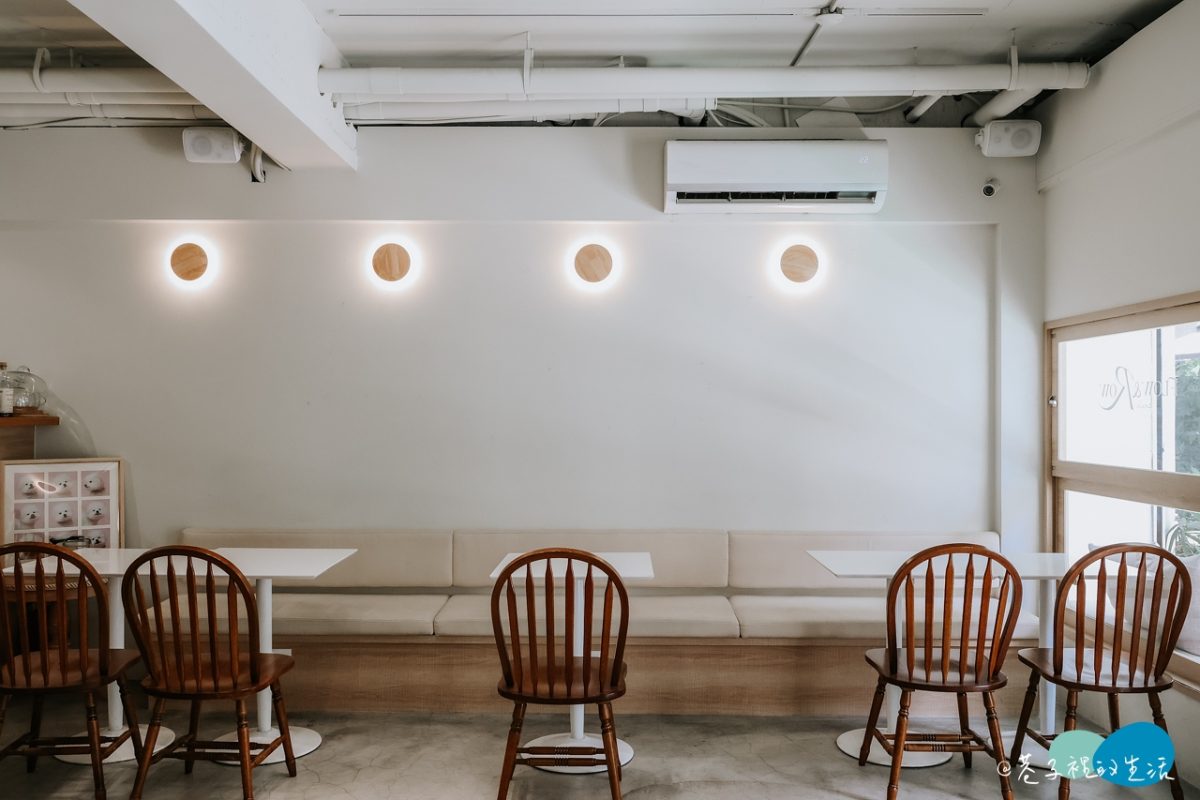 【忠孝敦化咖啡】Flow & Row café，寵物友善的超質感咖啡廳 - 巷子裡的生活